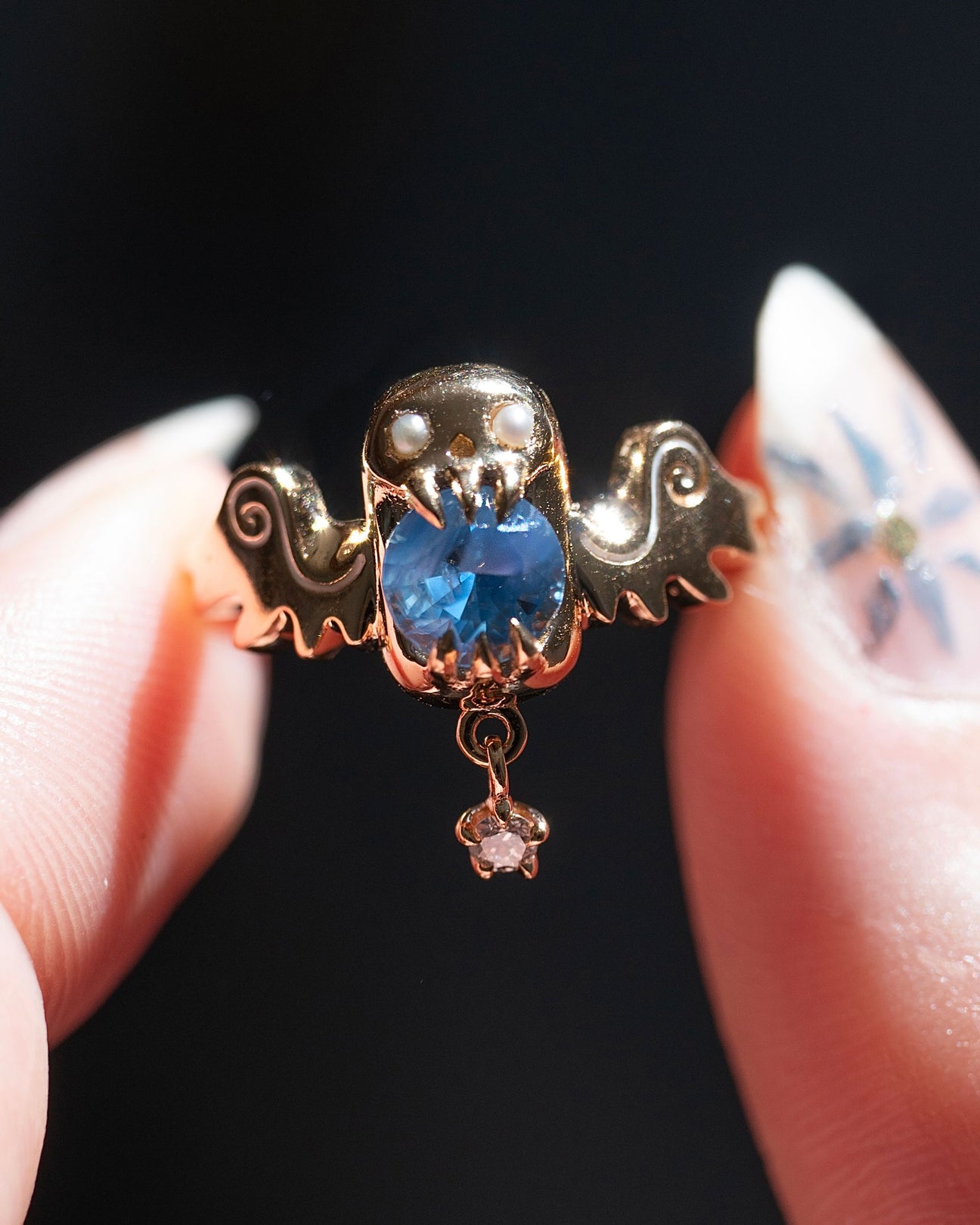Delulu: Shaking Dangle Ring – Sermez.com